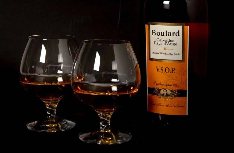 Calvados alcool : Prix, recettes et secrets de fabrication du Calvados